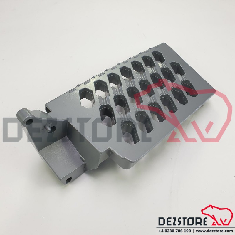 Talpa scara mica dreapta Volvo FH - cod OEM: 82859306 | DEZSTORE ...